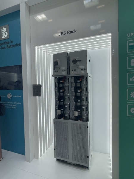 [인터배터리 유럽] LG엔솔 - 삼성SDI, UPS 격돌 - 전자부품 전문 미디어 디일렉